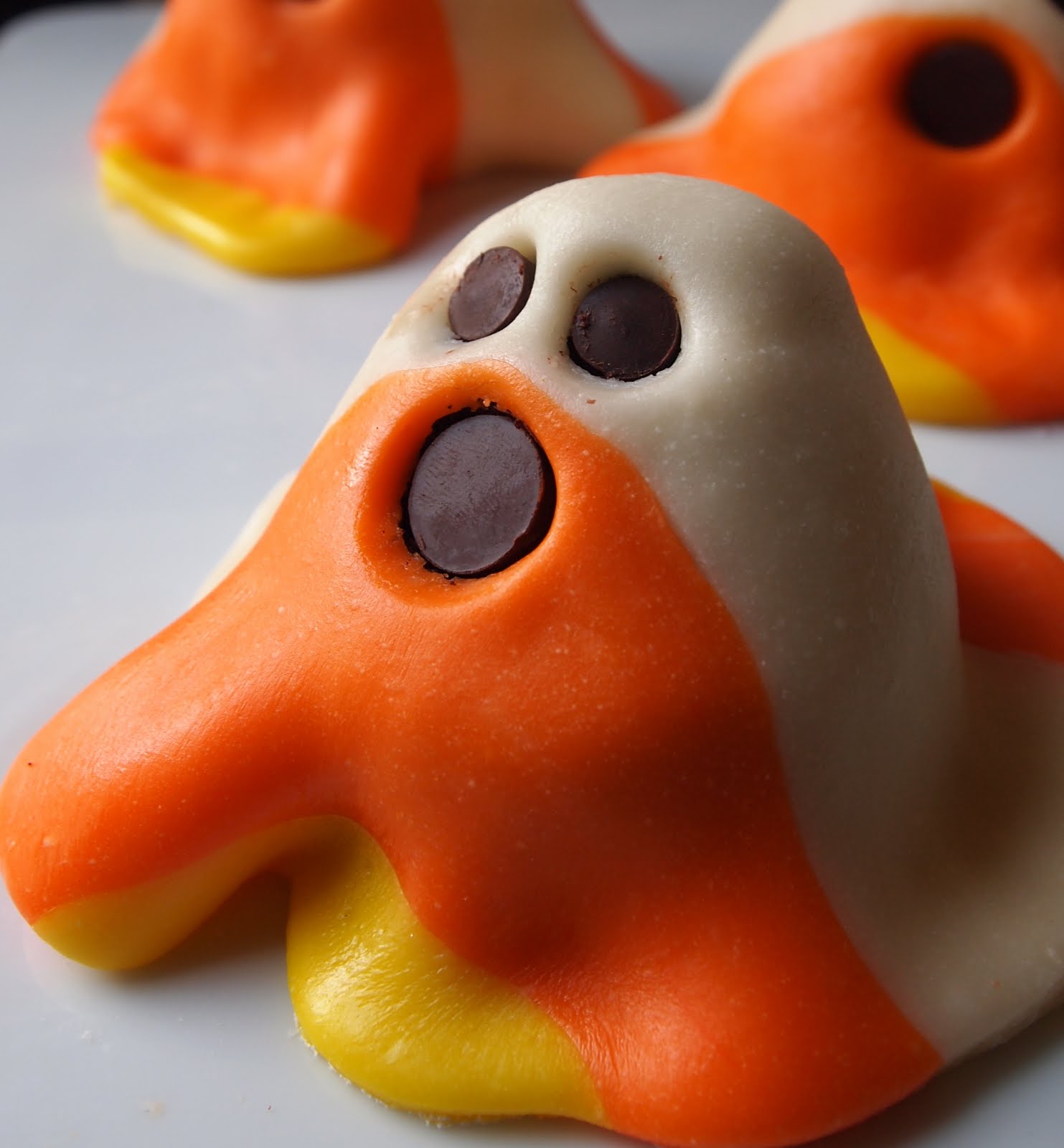 Candy Corn Ghosts! A post worth revisiting for Halloween.