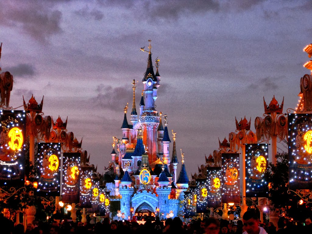 Disneyland Xmas Celebrations Kids Online World Blog disneyland-xmas-celebrations-kids-online-world-blog