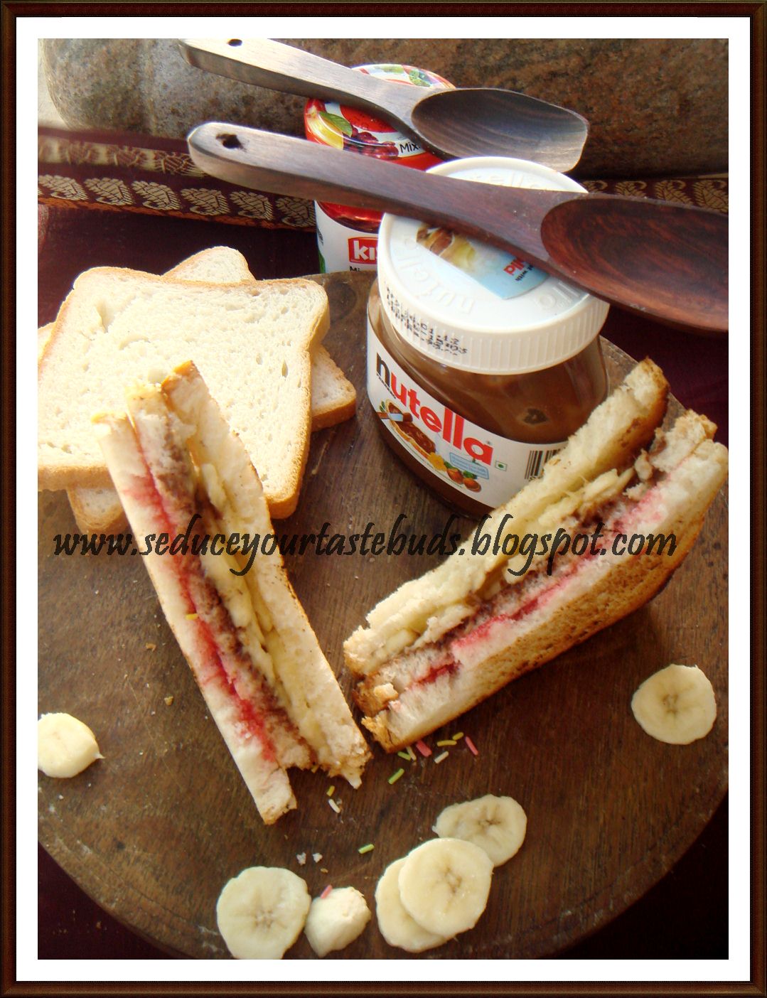 Banana Nutella Sandwich - Seduce Your Tastebuds...