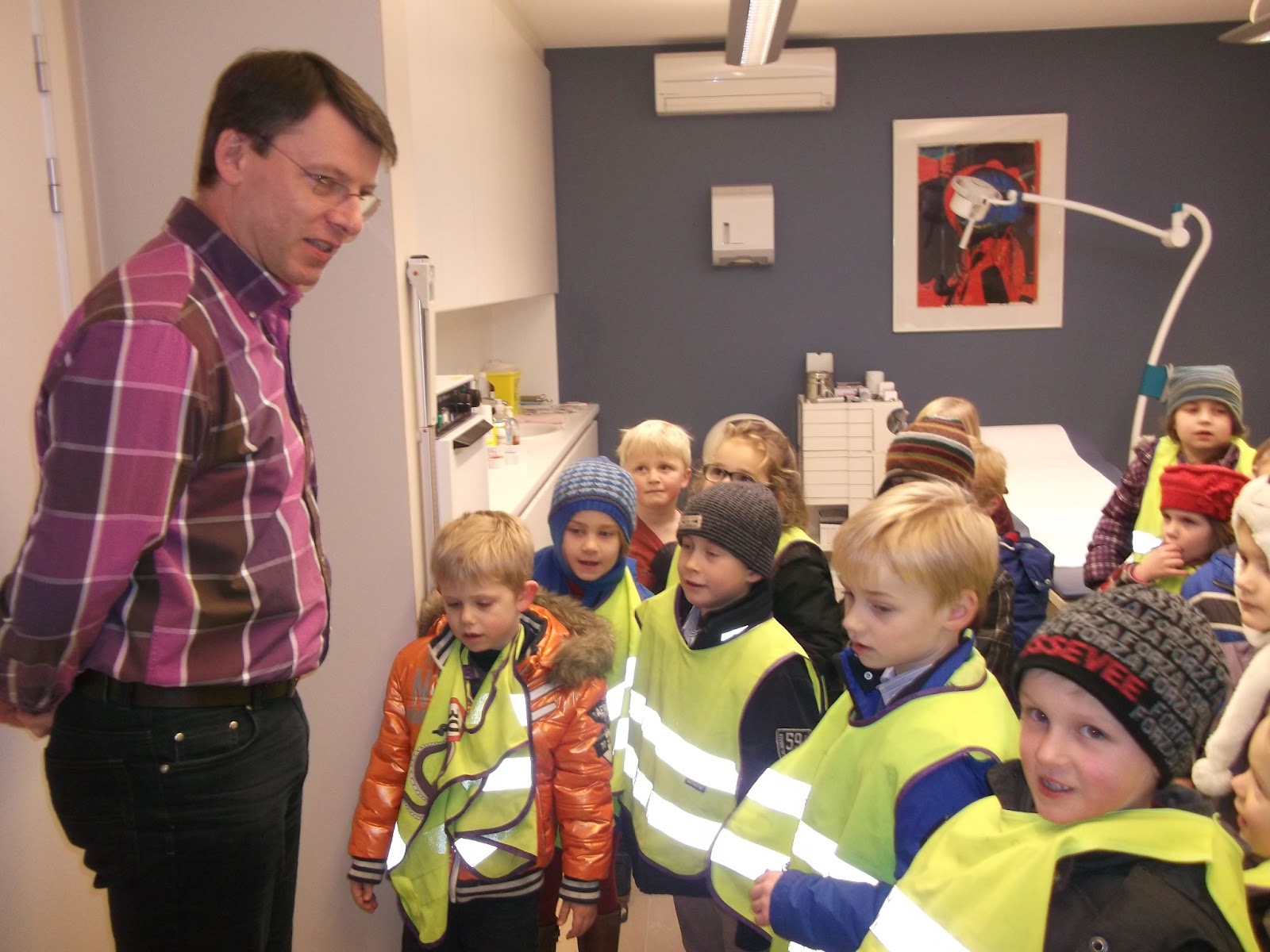 derde kleuterklas Aarsele: Op bezoek bij de dokter derde kleuterklas Aarsele: Op bezoek bij de dokter