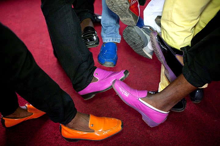 South Africa's township youth subculture: bizarre money-burning trend - Art'einsky