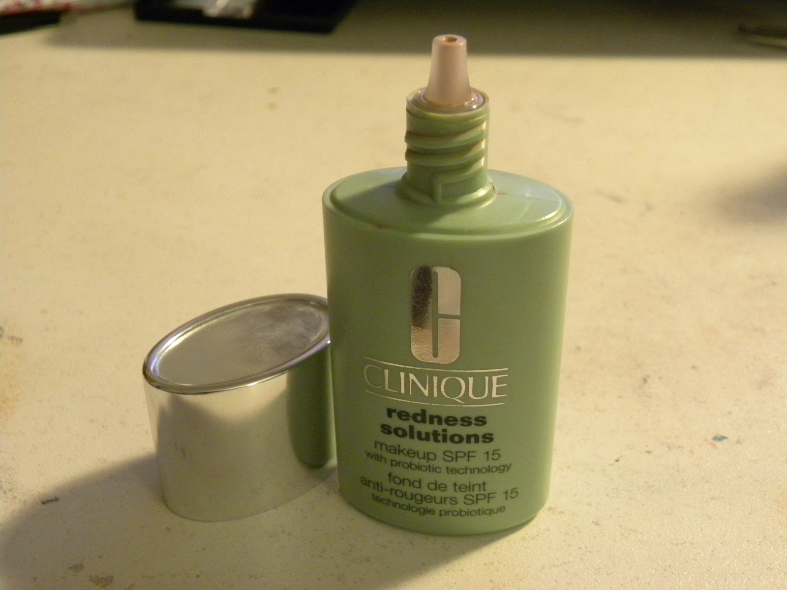 Fashion, Makeup and More: Review: Clinique redness Solutions
