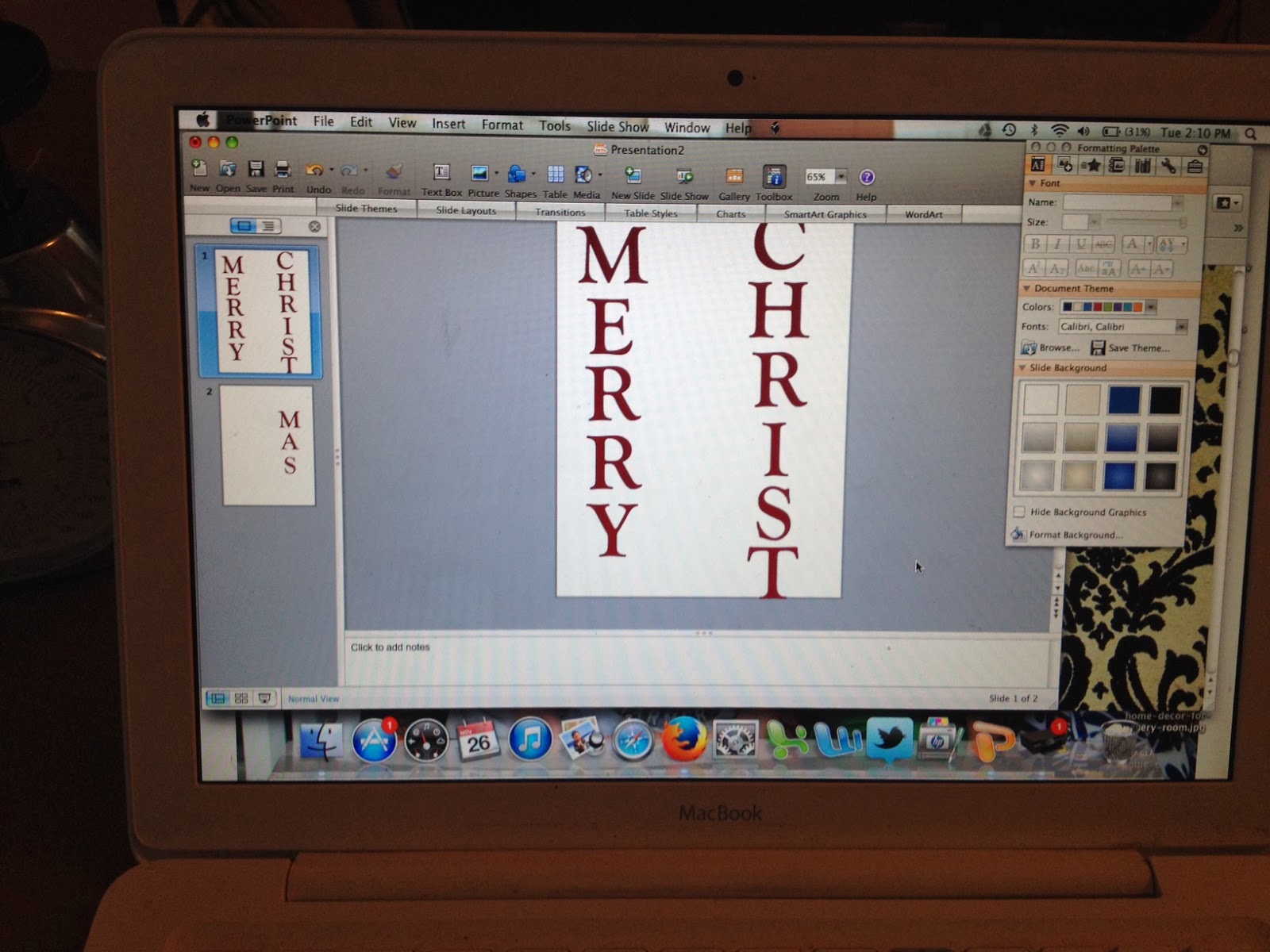 Two It Yourself: DIY Christmas Wreath with 'Merry Christmas' Burlap Bow