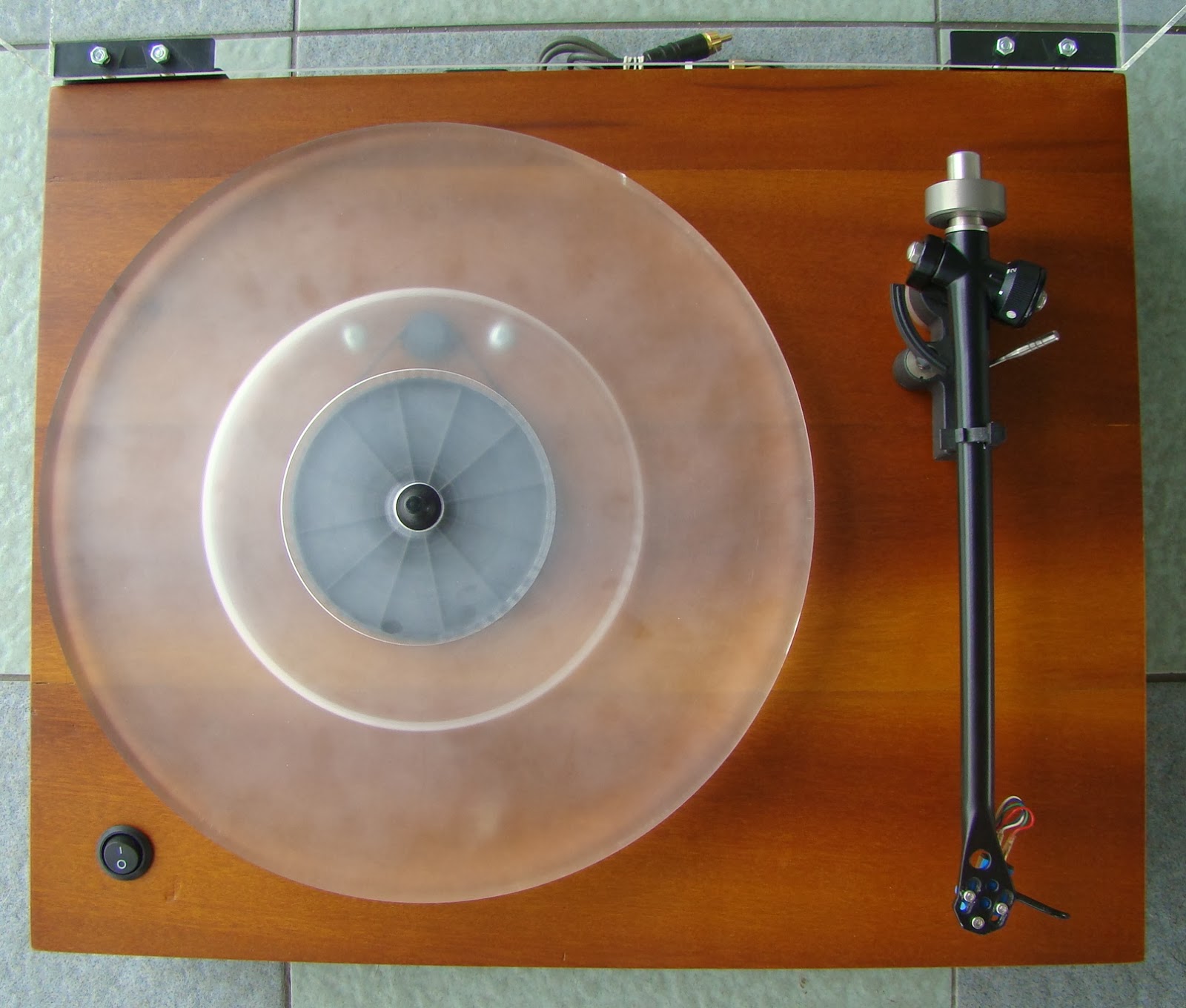 KINTA VALLEY AUDIO: Rega planar 3 with solid wood plinth ( SOLD )