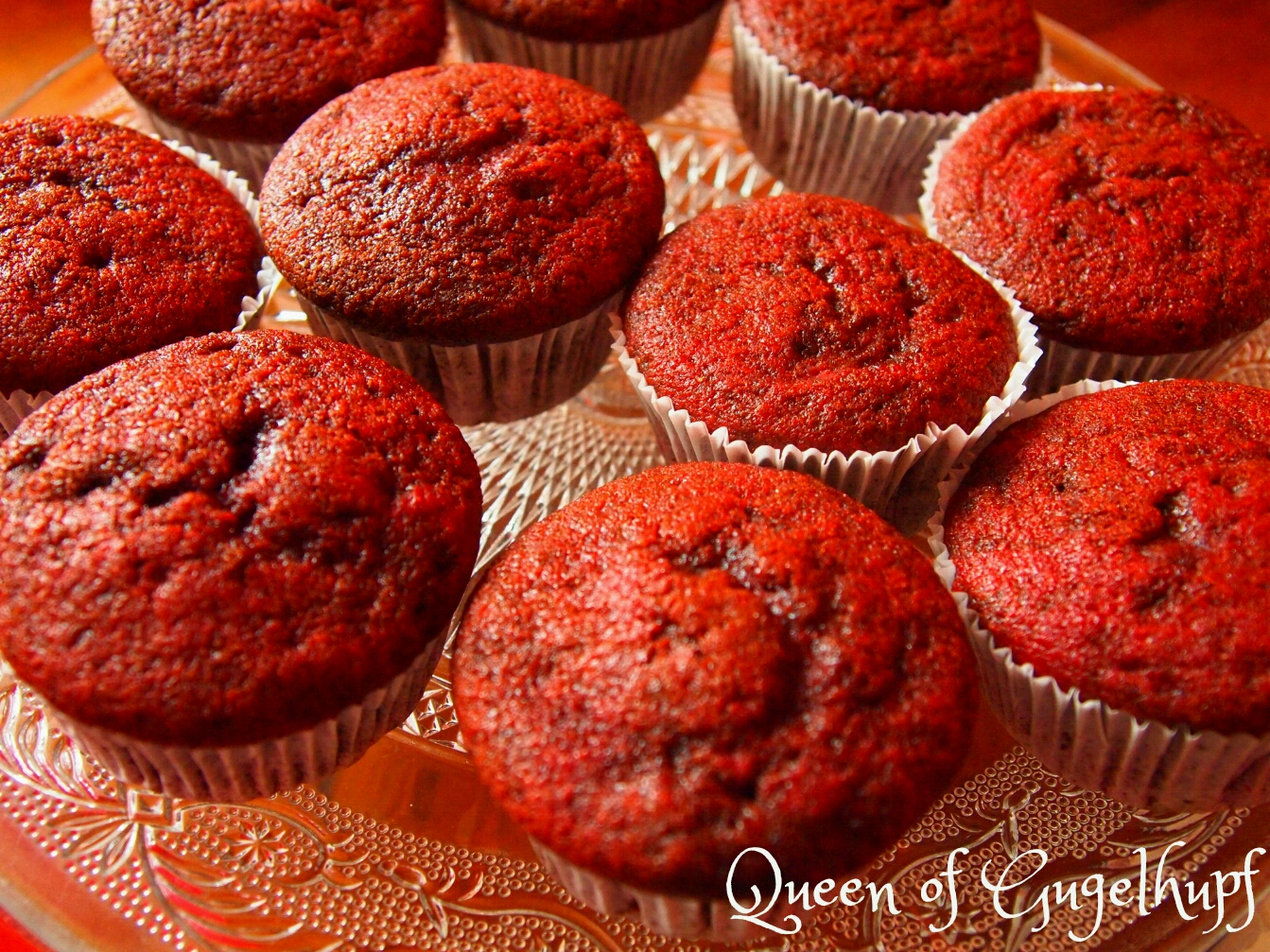 Queen Of Gugelhupf Red Velvet Cupcakes Aus Dem Backbuch S e S nden queen-of-gugelhupf-red-velvet-cupcakes-aus-dem-backbuch-s-e-s-nden