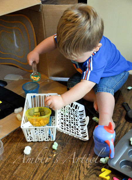 Click. Pray. Love: Pre-Toddler (12-18 mo.) Activity #1: Activity Box