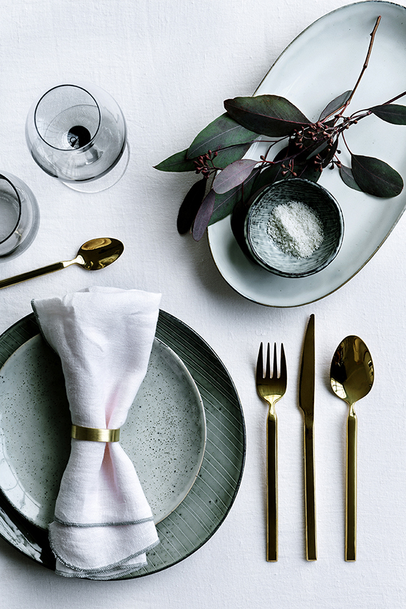 10 Understated Festive Table Setting Ideas My Paradissi 10-understated-festive-table-setting-ideas-my-paradissi