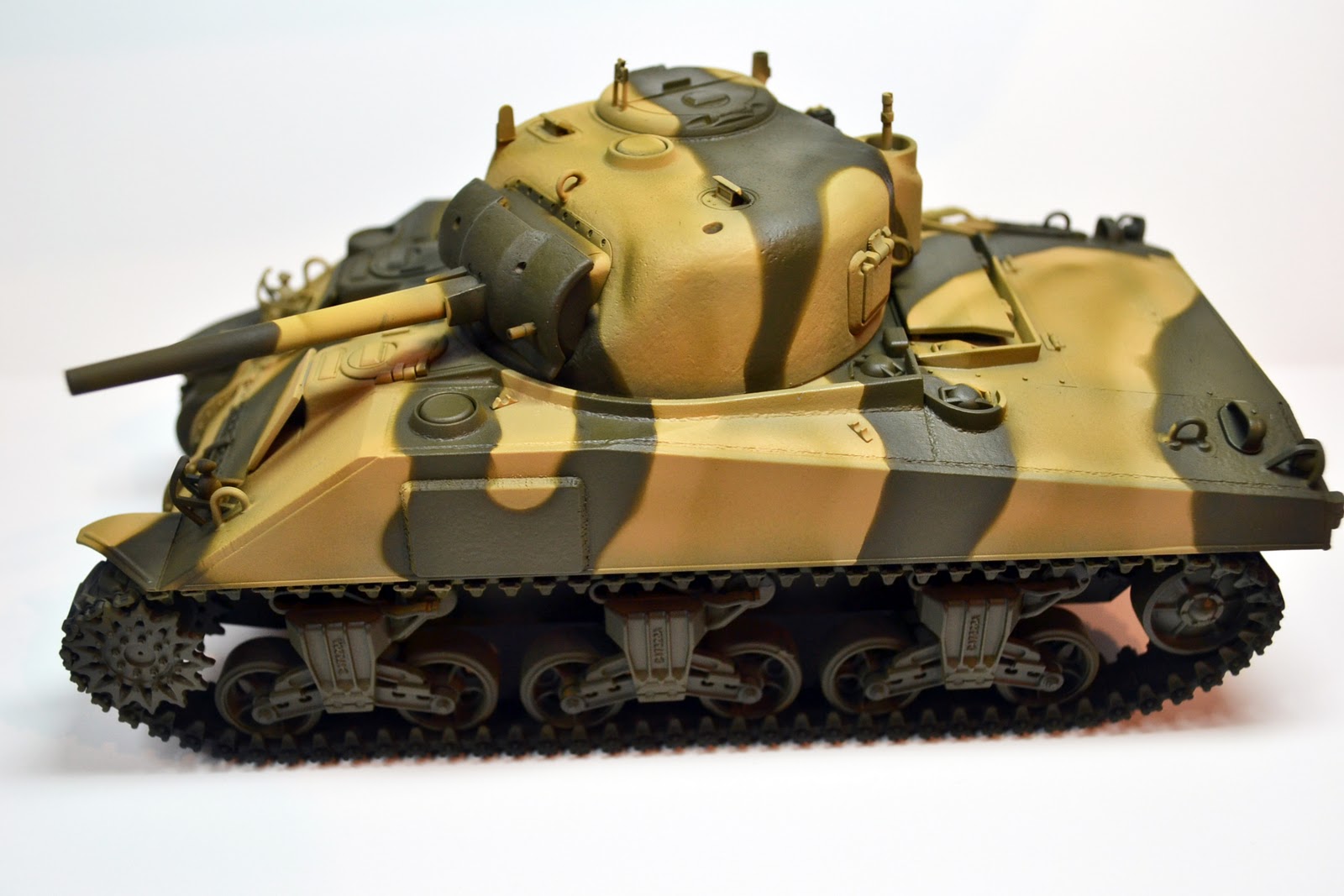 Dyzio Scale Models: 1/35 M4 Sherman Early Tamiya - Workbench Dyzio Scale Models: 1/35 M4 Sherman Early Tamiya - Workbench