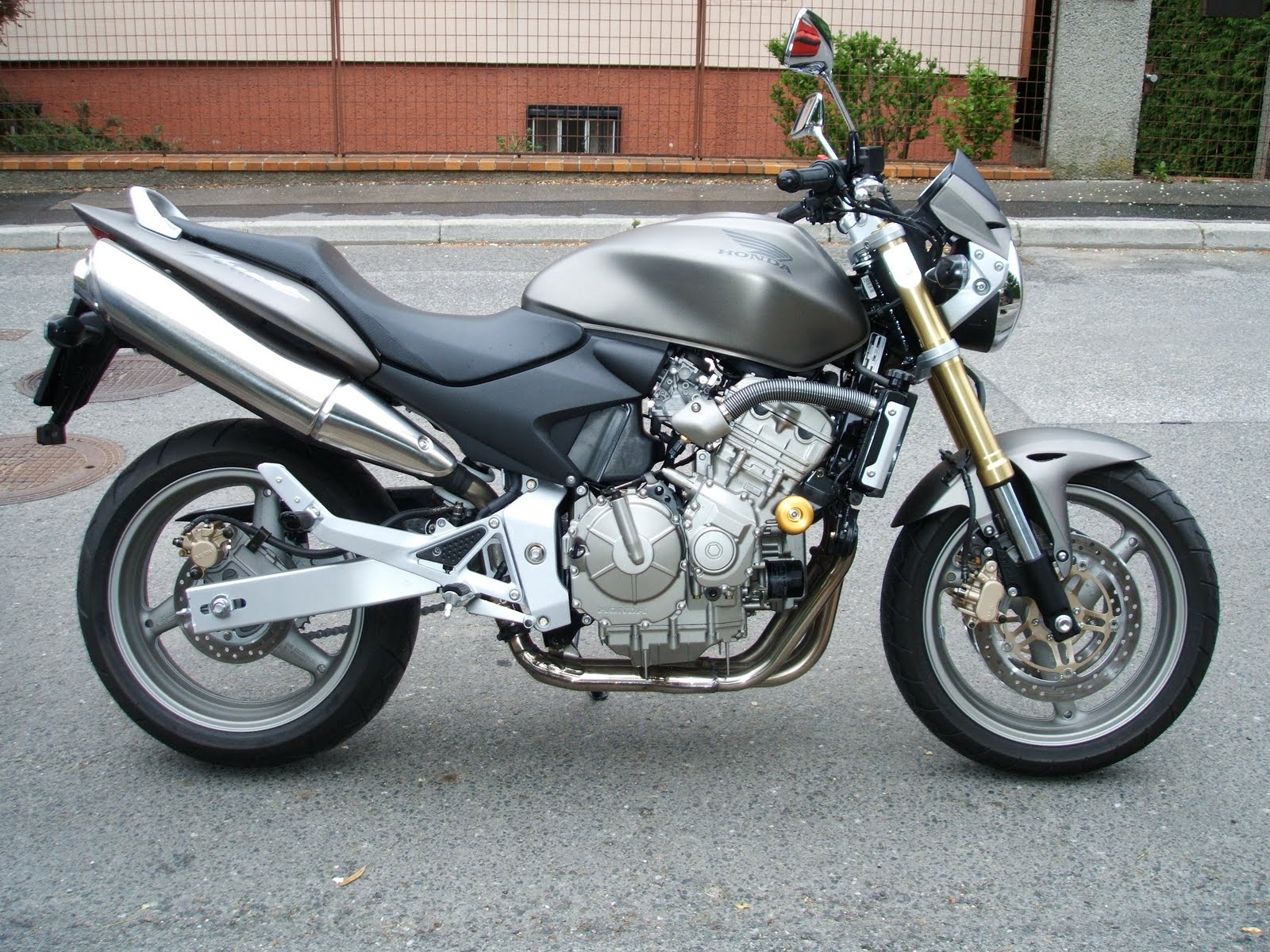 BIKES WALLPAPERS Honda Hornet bikes-wallpapers-honda-hornet