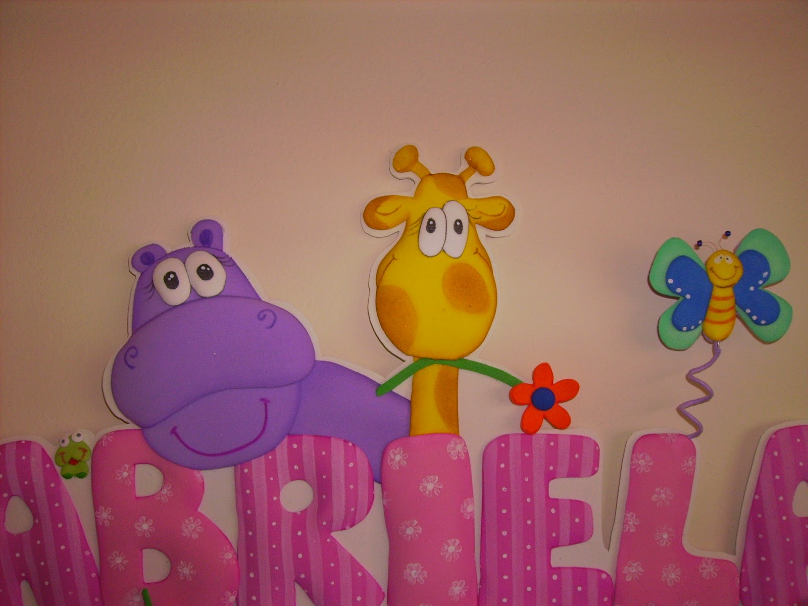 Nombres de niñas en foami - Imagui