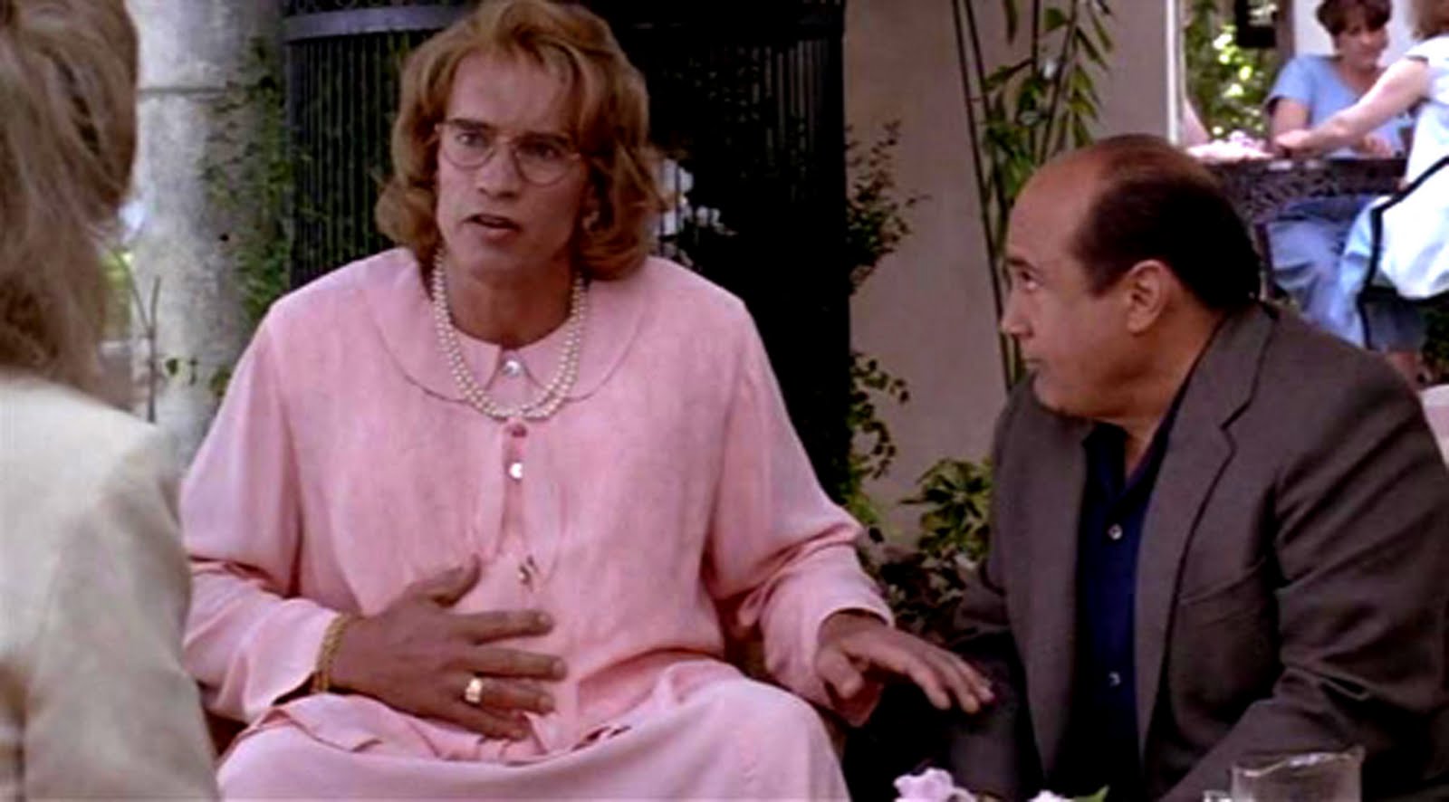 ARNOLD PELICULAS: JUNIOR (1994)