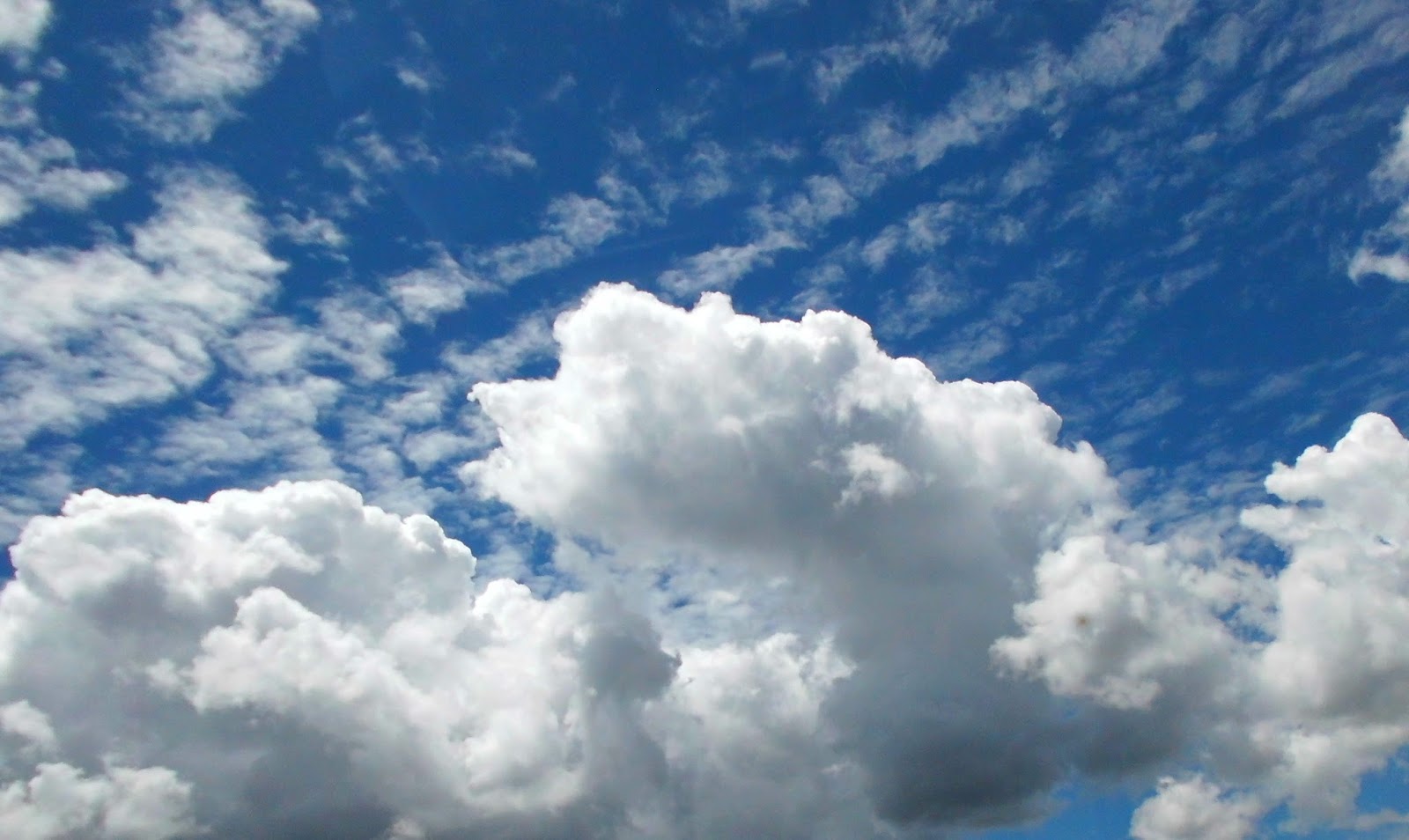 Imagenes de cielo azul con nubes - Imagui