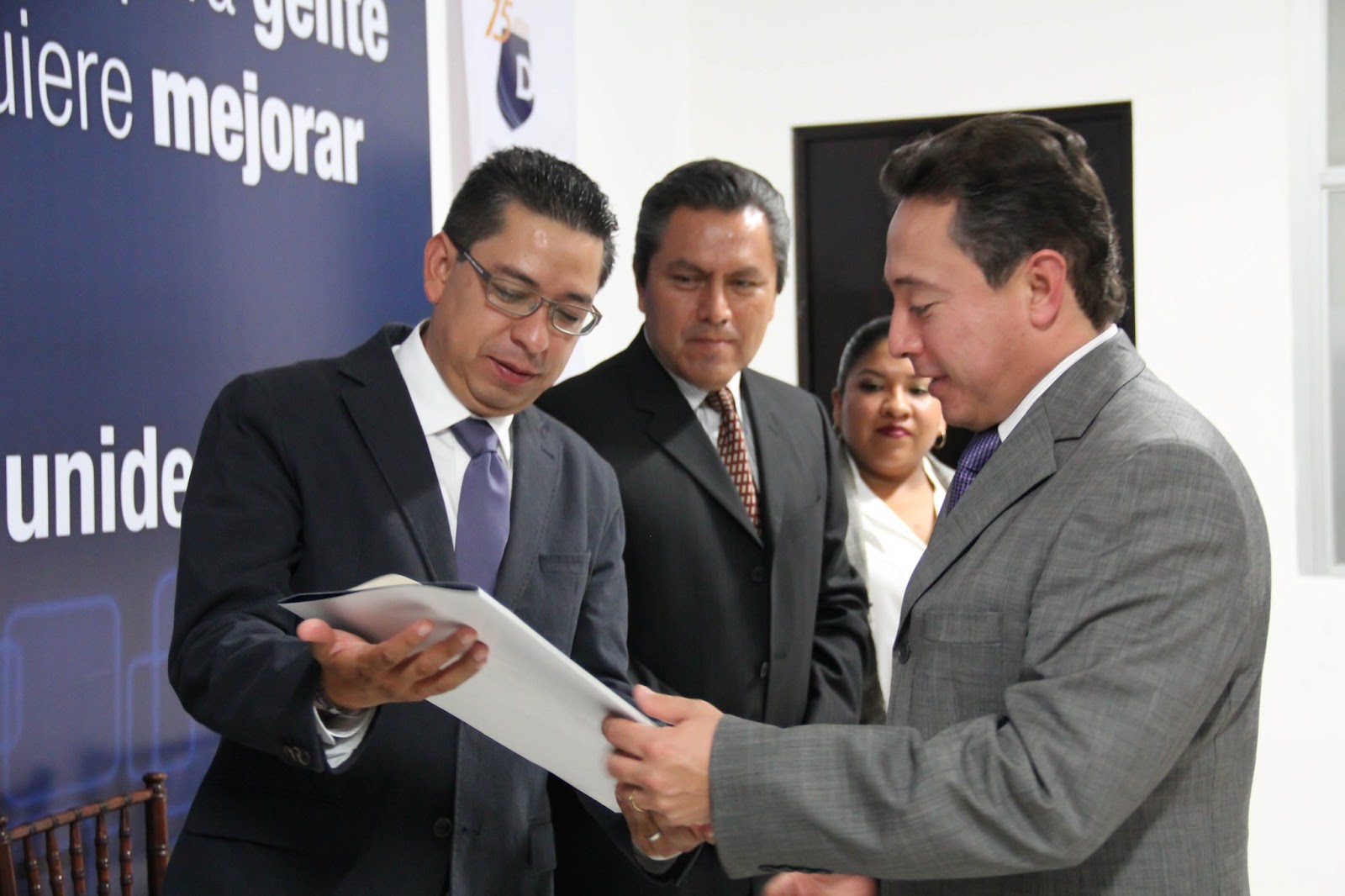 Educa-acción: Entrega de Títulos Universidad para el Desarrollo Educa-acción: Entrega de Títulos Universidad para el Desarrollo