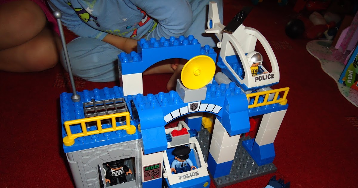 A Mothers Ramblings: Lego Duplo Police Station - A Review A Mothers Ramblings: Lego Duplo Police Station - A Review