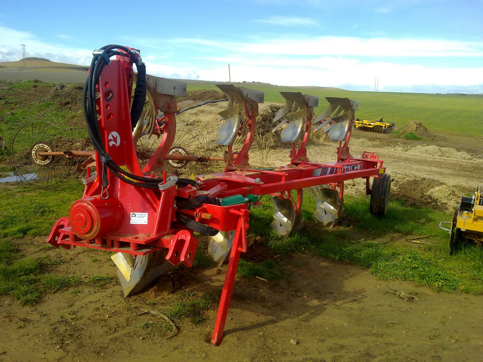 Maquinaria: 1. APEROS DE LABRANZA