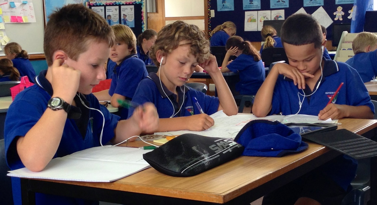 365 Days As It Happens Day 44 365 Kids Working Listening To Music 365-days-as-it-happens-day-44-365-kids-working-listening-to-music