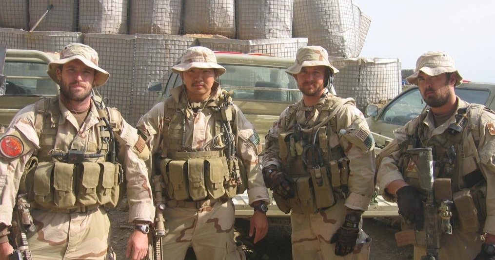 SOUVENEZ-VOUS 44: LA COLLECTION DE DEMAIN : NAVY SEAL IRAQ DCU SHIRT