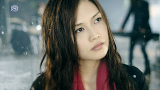 Lirik YUI - Rain ~ MUSICCLOPEDIA