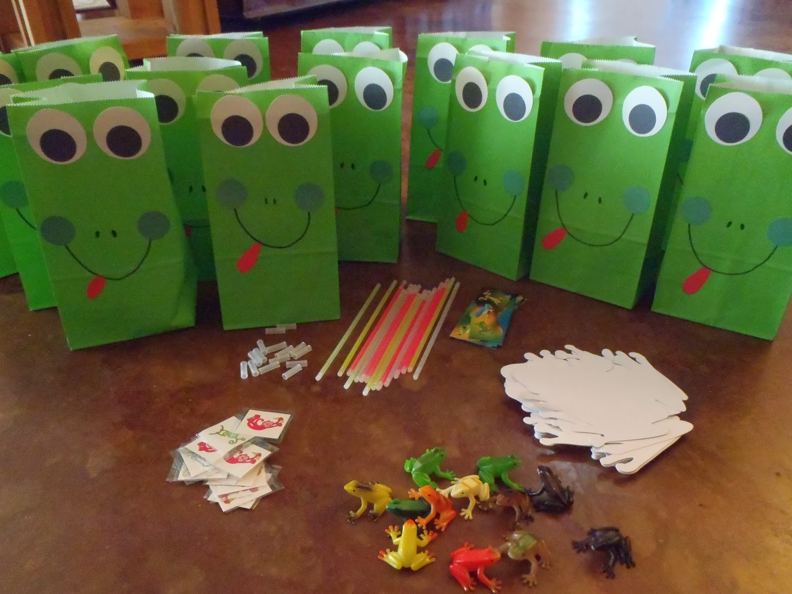 City Teacher Goes Country: Frog Themed Birthday Party
