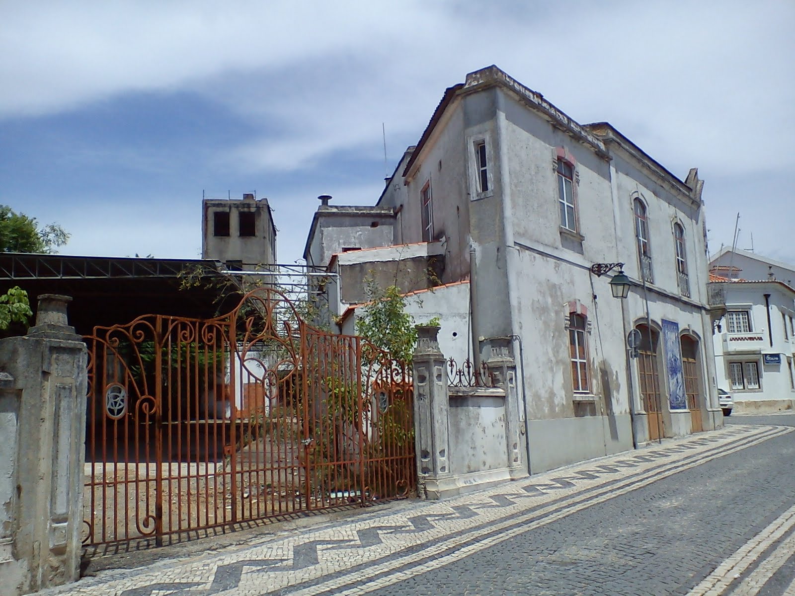 Antigo quartel dos Bombeiros Voluntários de Santarém – scalabis.net Antigo quartel dos Bombeiros Voluntários de Santarém – scalabis.net