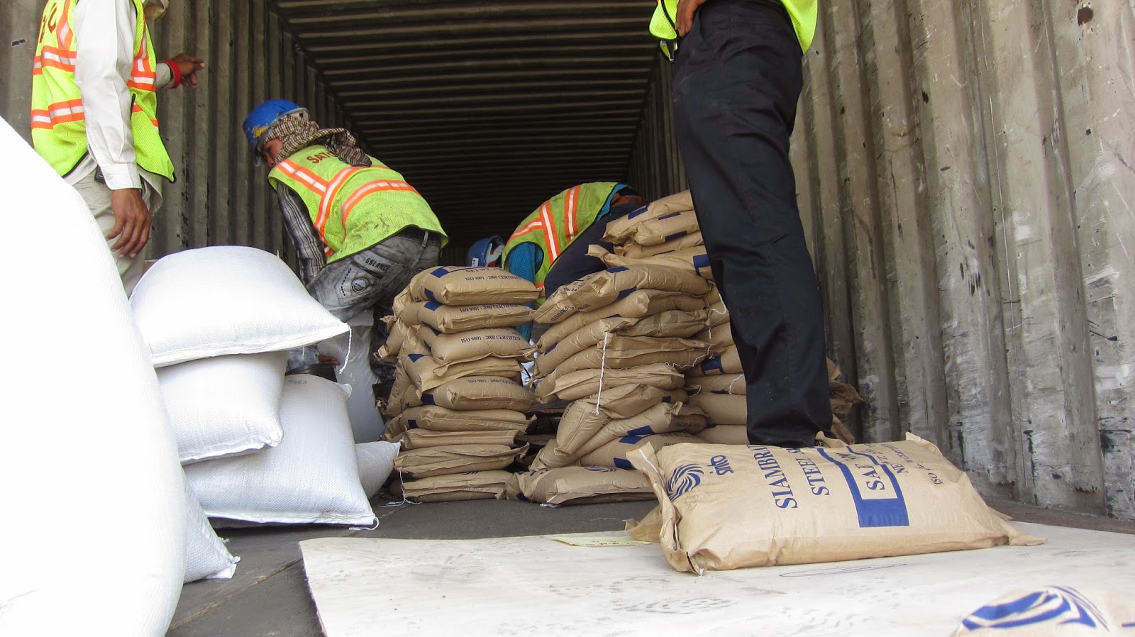 BK Freight Logistics: Experience Warehouse & Distribution