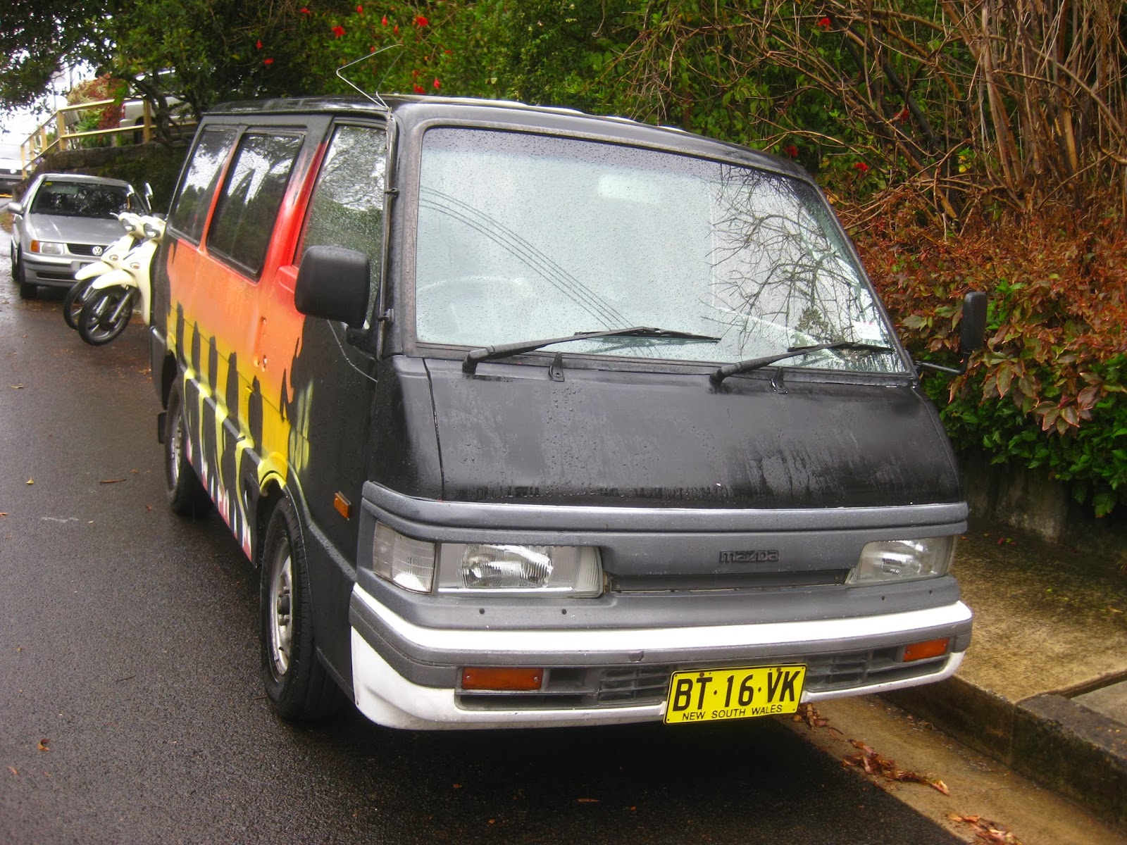 Aussie Old Parked Cars: 1998 Mazda E2000 Van - Custom paint job