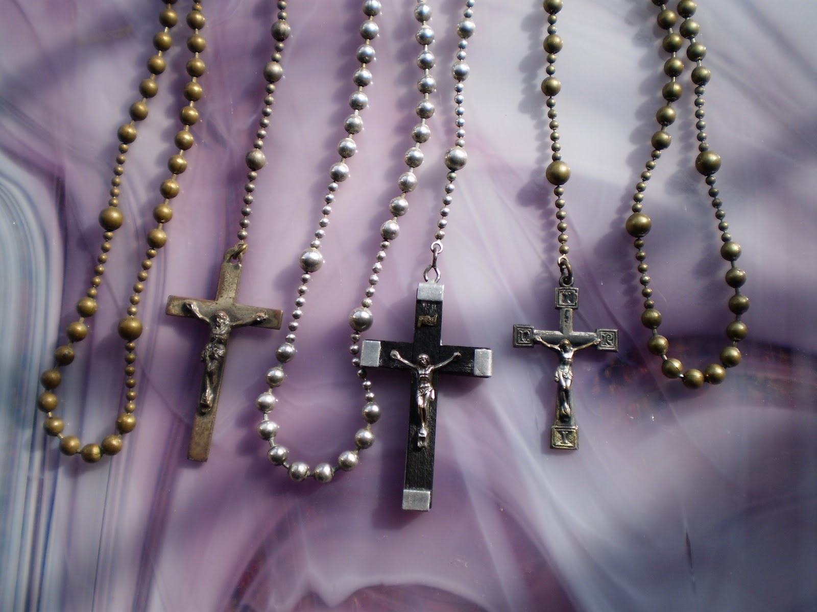 Collecting Antique Rosaries: Antique WWI and WWII Rosaries for Soldiers Collecting Antique Rosaries: Antique WWI and WWII Rosaries for Soldiers