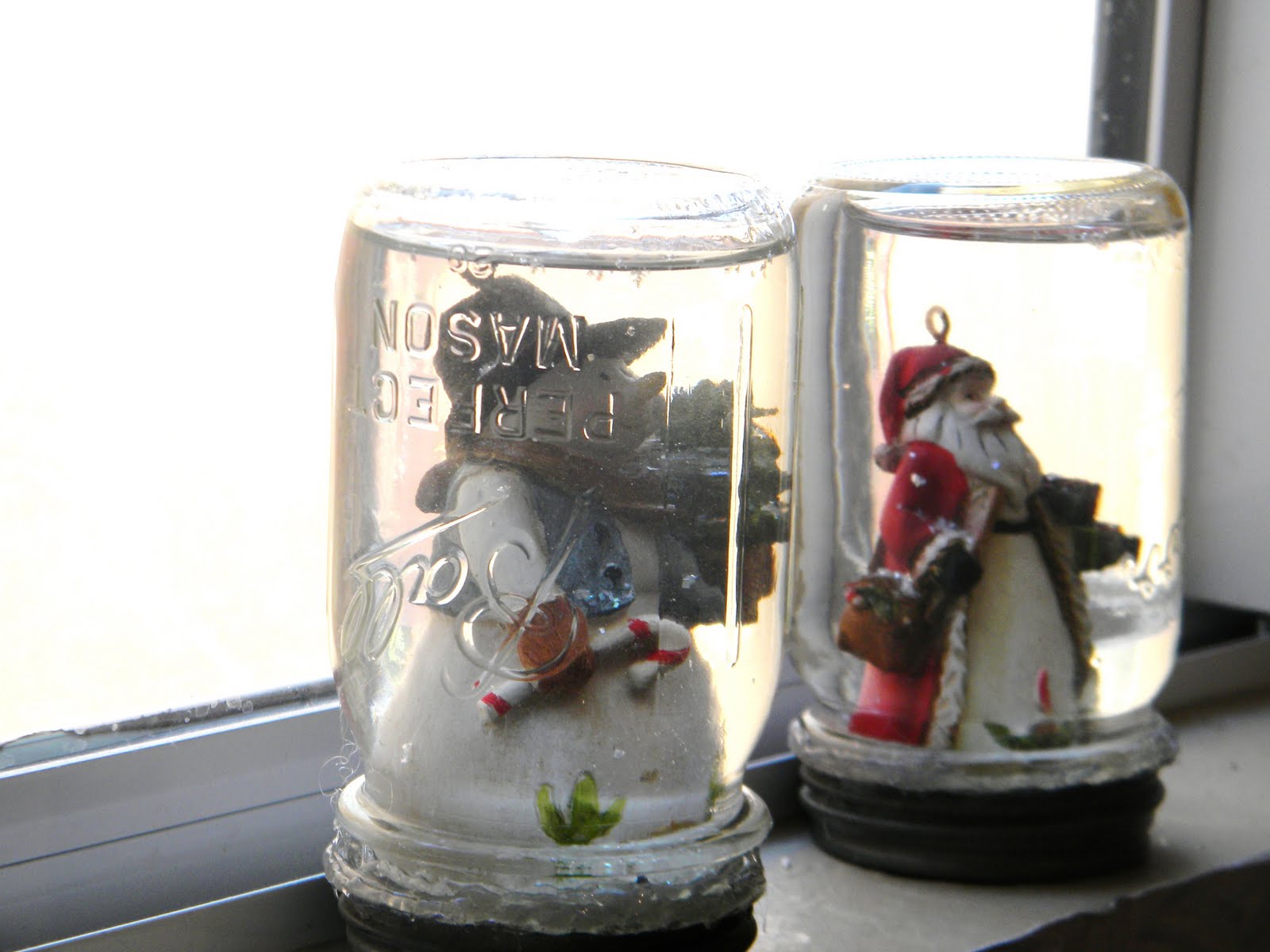 Grand Design Mason Jar Snow Globes grand-design-mason-jar-snow-globes