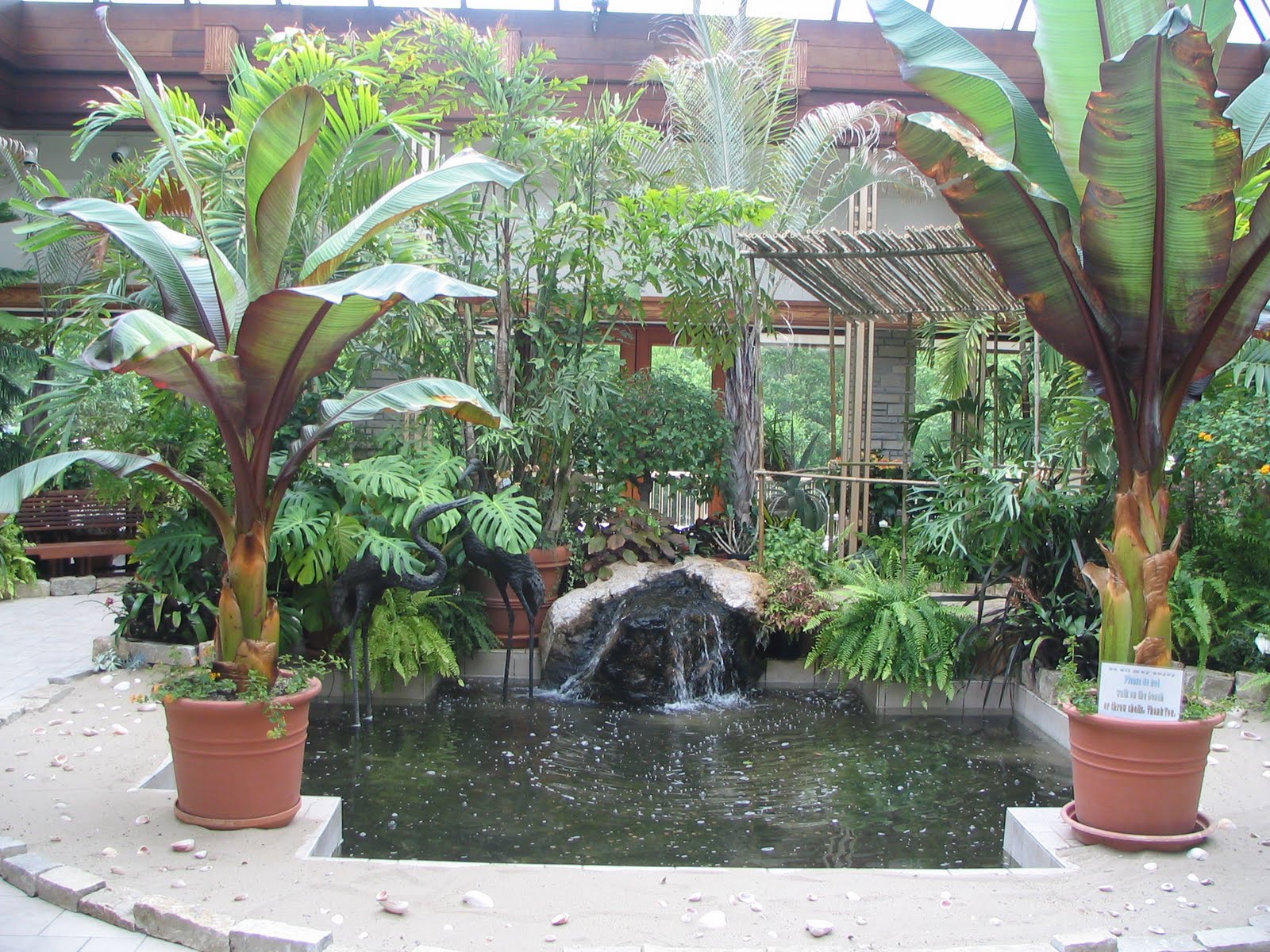 The Starnes Family: Midwest Travel Report: Powell Gardens