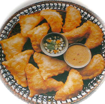 food: Thai Curry Puffs ( Guri Pak )