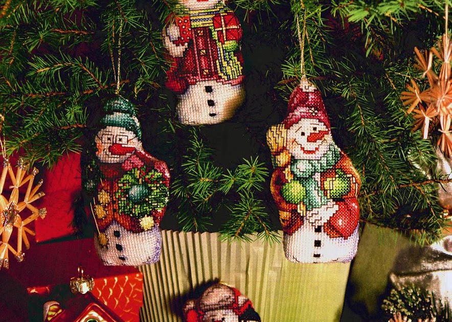 Adornos navideños en punto de cruz ~ lodijoella