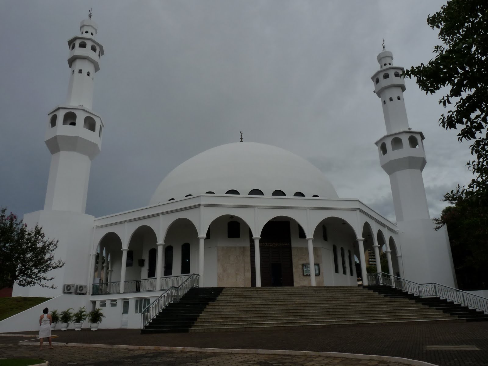 Por aí no mundo...: Templo Budista e Mesquita Muçulmana Por aí no mundo...: Templo Budista e Mesquita Muçulmana