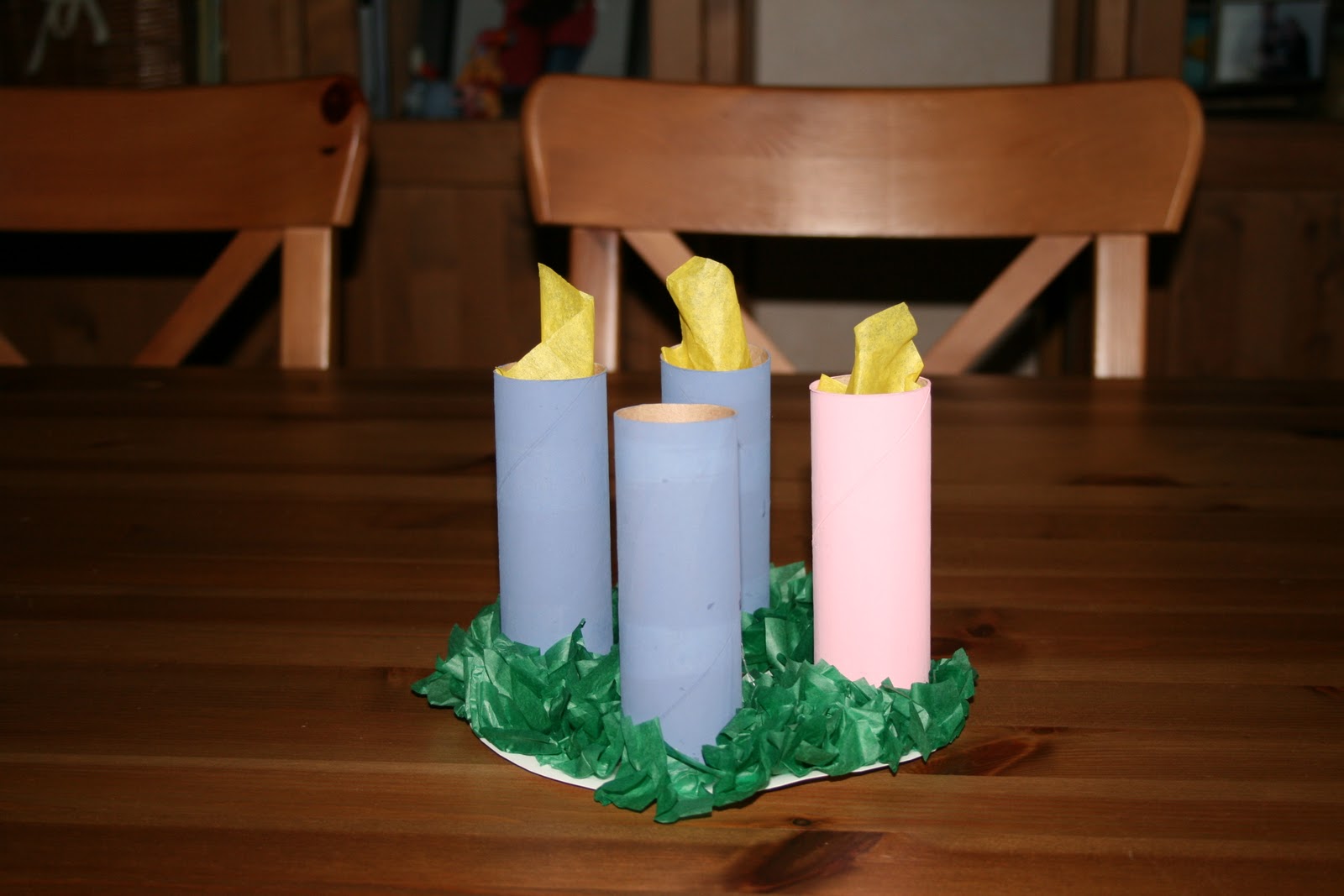 Karen's Adventures in Mommyland: Advent Wreath Craft