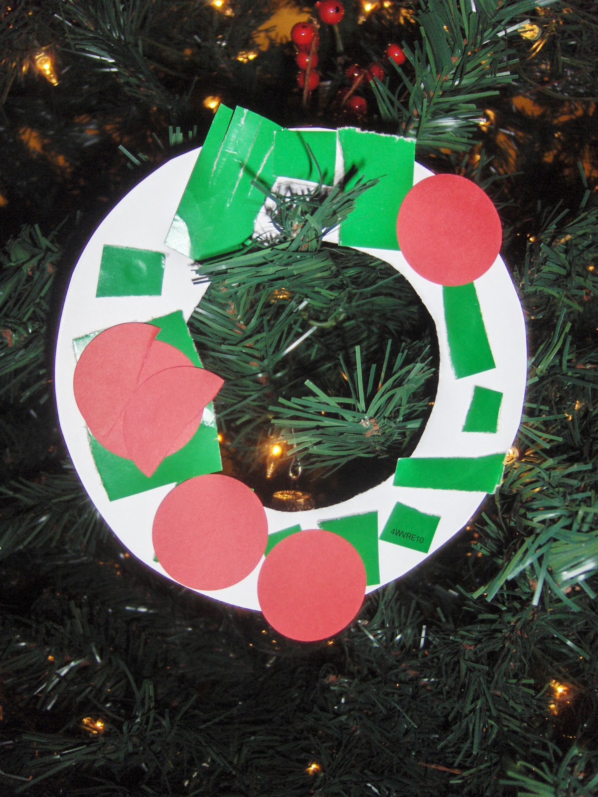 The Activity Mom Rip And Glue Paper Plate Wreath The Activity Mom the-activity-mom-rip-and-glue-paper-plate-wreath-the-activity-mom