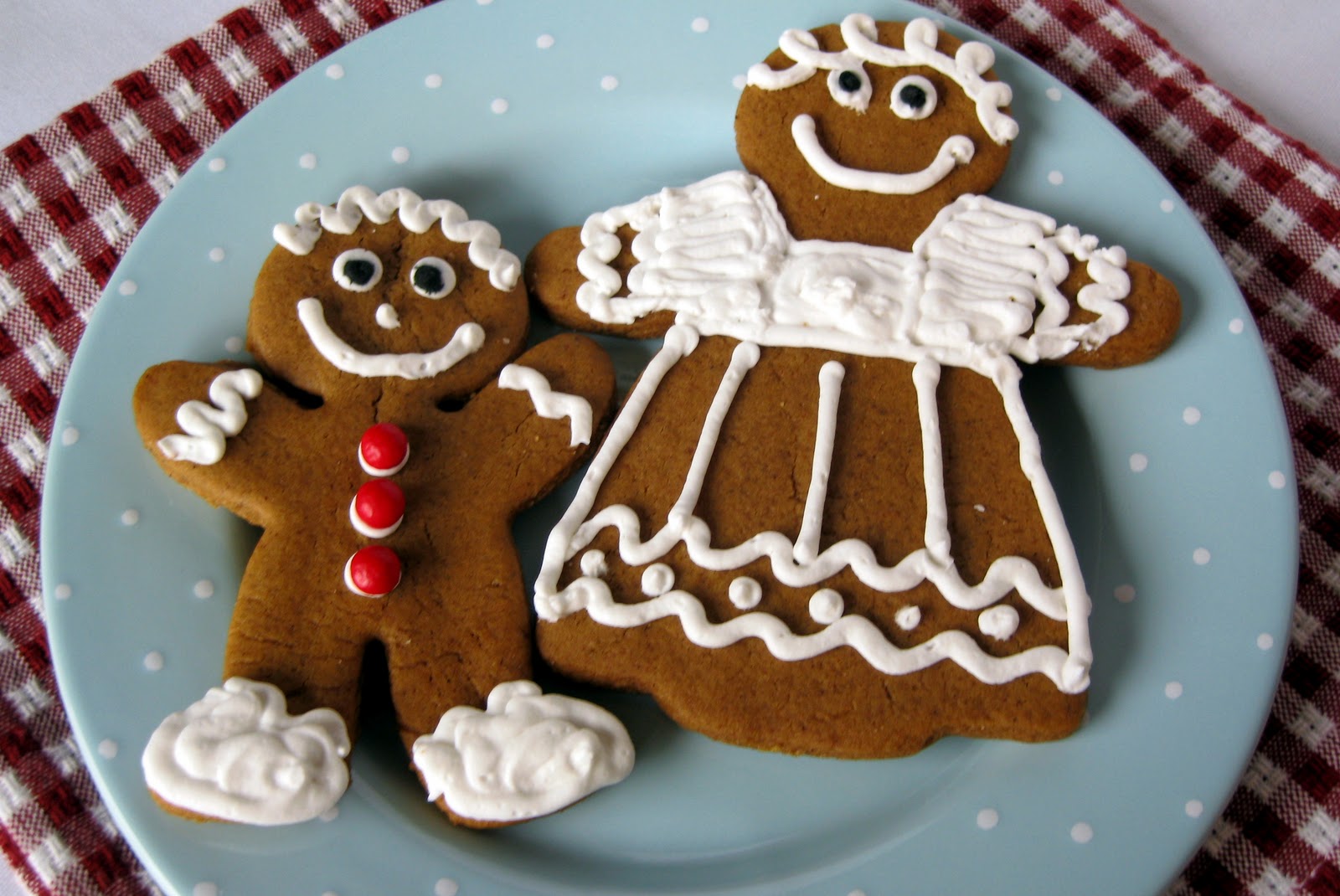 In The Long Kitchen Gingerbread Cookies With Royal Icing in-the-long-kitchen-gingerbread-cookies-with-royal-icing