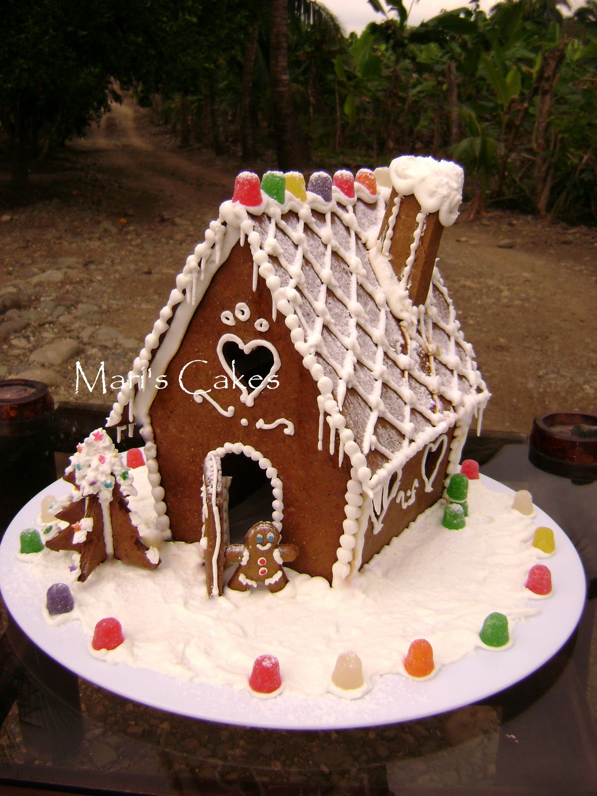 Como Hacer Una Casita de Jengibre, Gingerbread House | Mari's Cakes