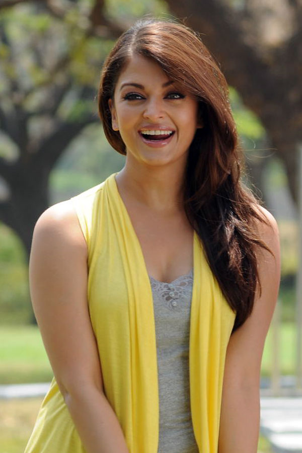 Aishwarya Rai Unseen hot Stills from Enthiran Robo Robot