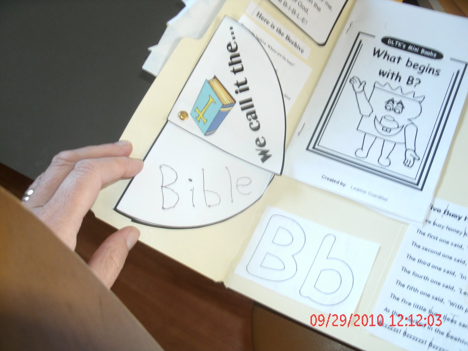 Letter B lapbook - A Net in Time