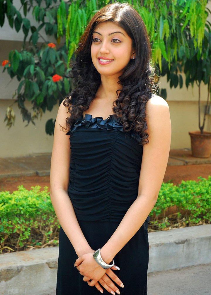 Kannada Actress Praneetha cute looking stills pics gallery