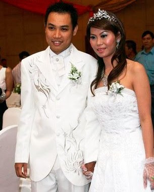 MYET WUNN YEIK: Singer Thar Soe Engaged Htet Htet Khine