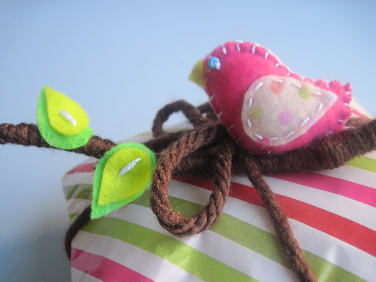 Two Shades Of Pink Gift Wrap Ideas Day 1 two-shades-of-pink-gift-wrap-ideas-day-1