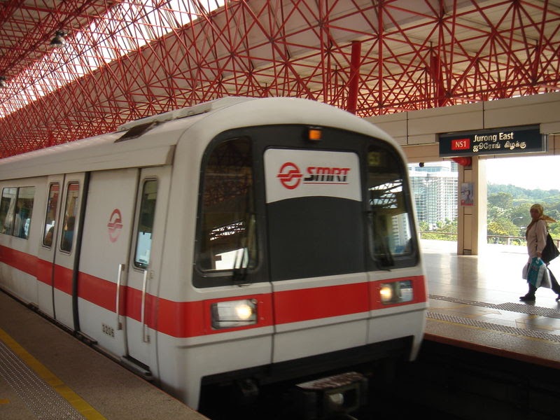 SBS transit and SMRT(MRT SYSTEM STARTED>>>7 NOVEMBER 1987): PHOTOS OF TRAINS IN SINGAPORE