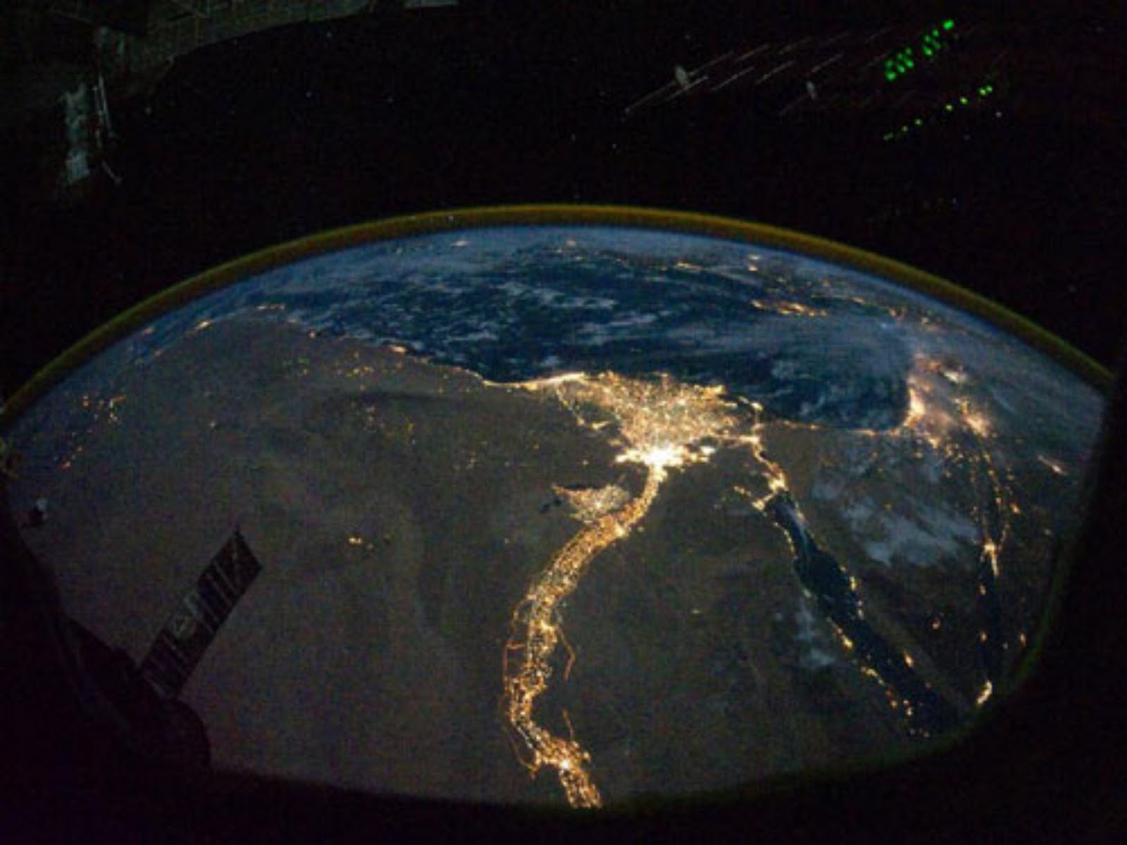 EL CAMBALACHE Y YO: ASI SE VE LA TIERRA DESDE EL ESPACIO EL CAMBALACHE Y YO: ASI SE VE LA TIERRA DESDE EL ESPACIO