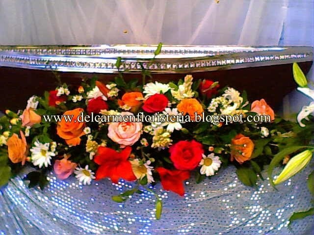 Del Carmen Floristeria: arreglo para mesa de presidium Del Carmen Floristeria: arreglo para mesa de presidium