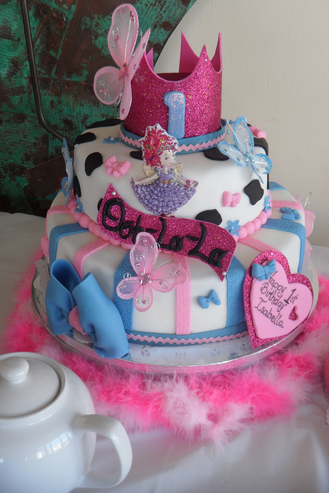 Dnichys Cakes and Cookies: Fancy Nancy Cake