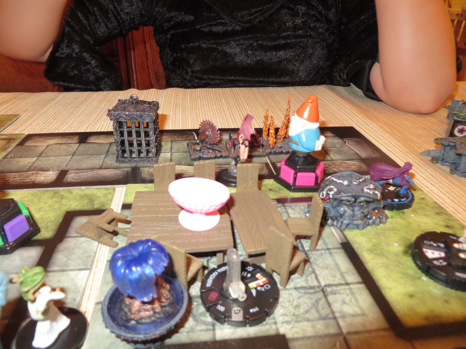 Real Minis: Playing minis with kids (D&D adventure game)