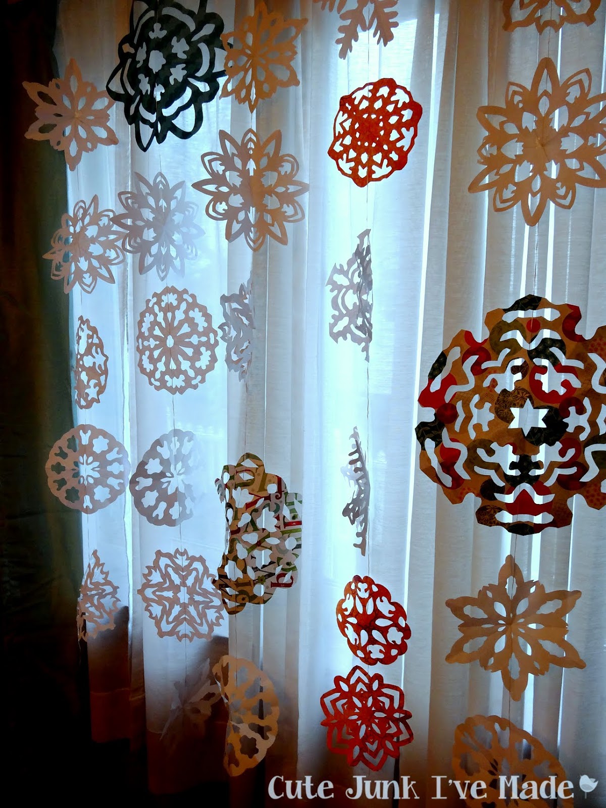Cute Junk I've Made: Snowflake Curtain + FREE Printable Template