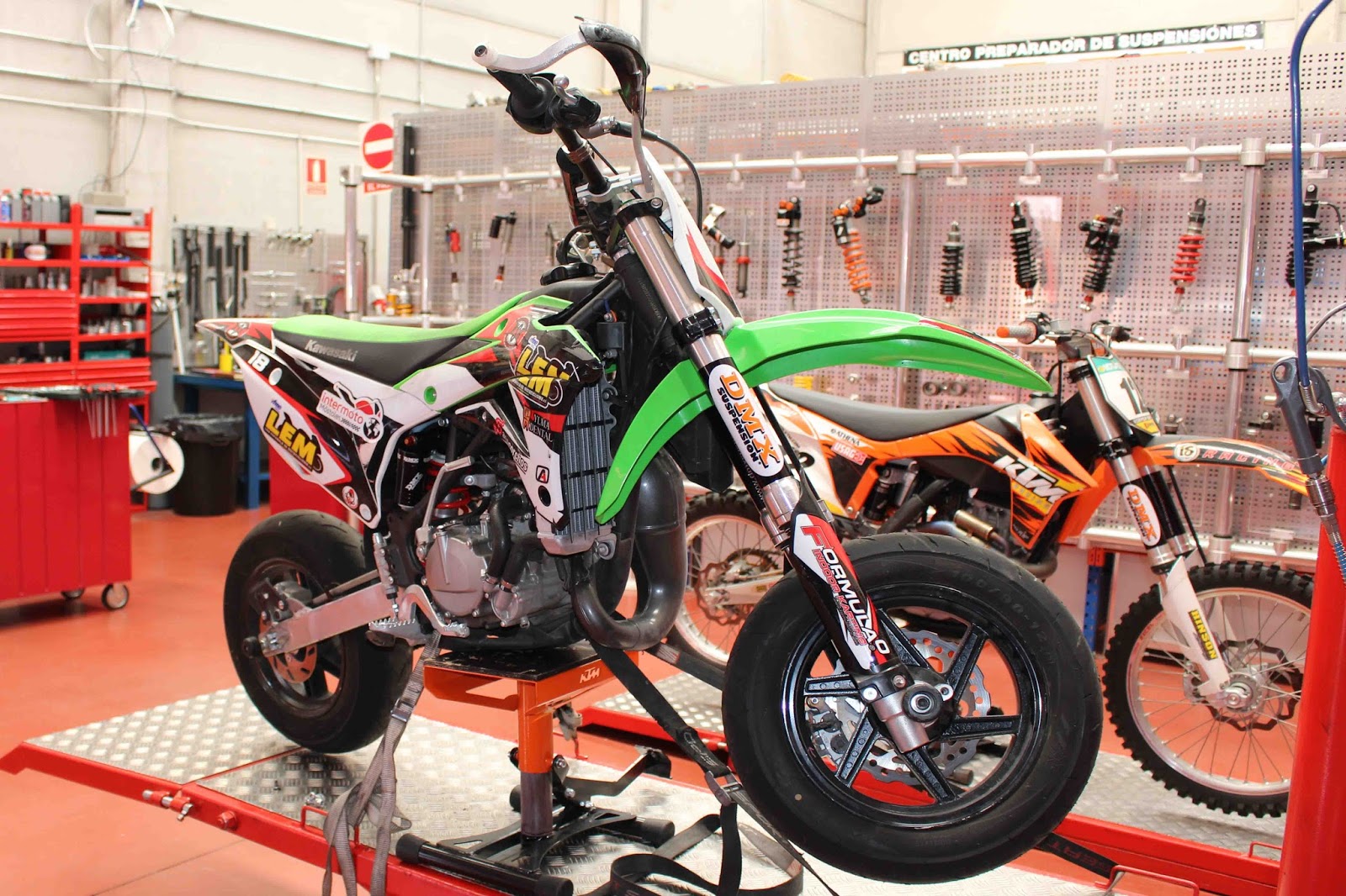 DMX SUSPENSION: Amortiguador KX 85 2011-2016 SUPERMOTARD