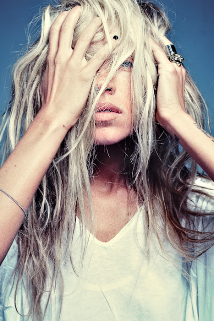 ROS.E.: For the best MESSY HAIR