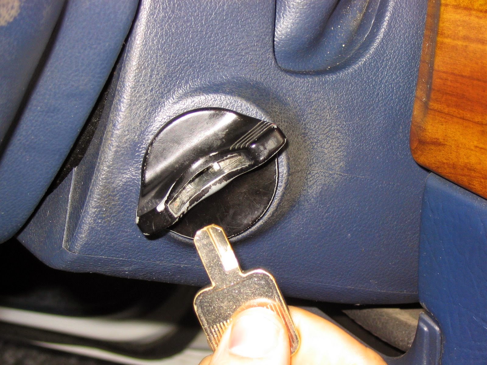 Premier NorthWest Locksmith Spokane (509) 557-7680: Key Extraction Tip